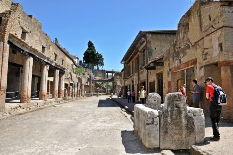 From Sorrento: Herculaneum Guided Tour with easy Lunch - The Itinerary in Detail