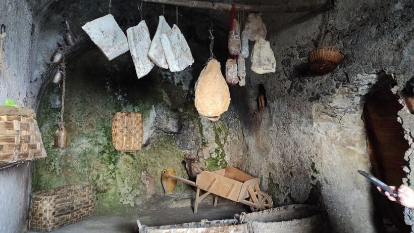 From Sorrento: Path of the Gods Hike with Tasting Stop - What to Bring