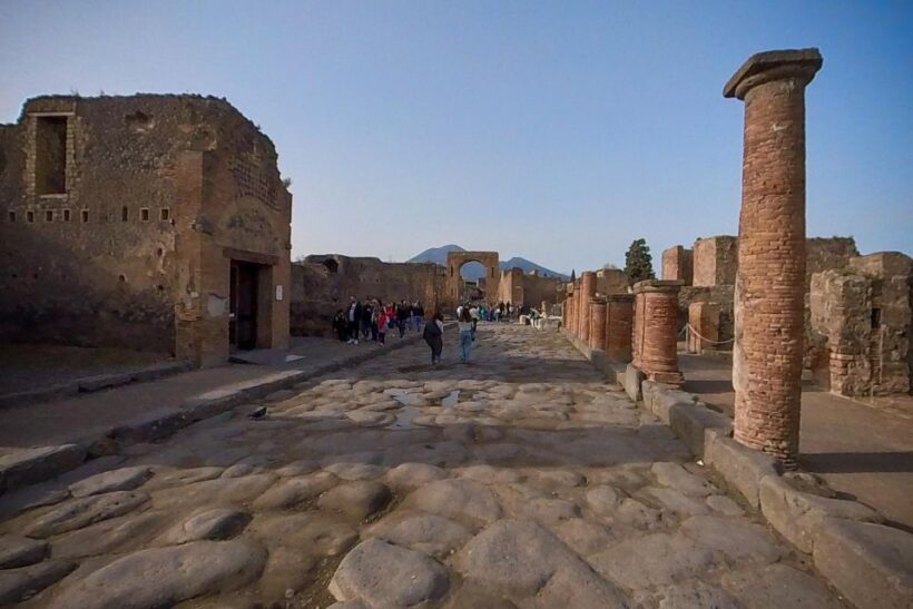 From Sorrento: Pompeii and Vesuvius Guided Tour with Lunch - Authentic Experiences and Highlights