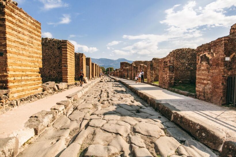 From Sorrento: Pompeii with an Archaeological Guide & Ticket - An In-Depth Look at the Pompeii Tour from Sorrento