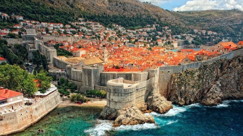 From Split/Trogir: Dubrovnik Guided Tour with a Stop in Ston - An In-Depth Look at the Dubrovnik Day Trip