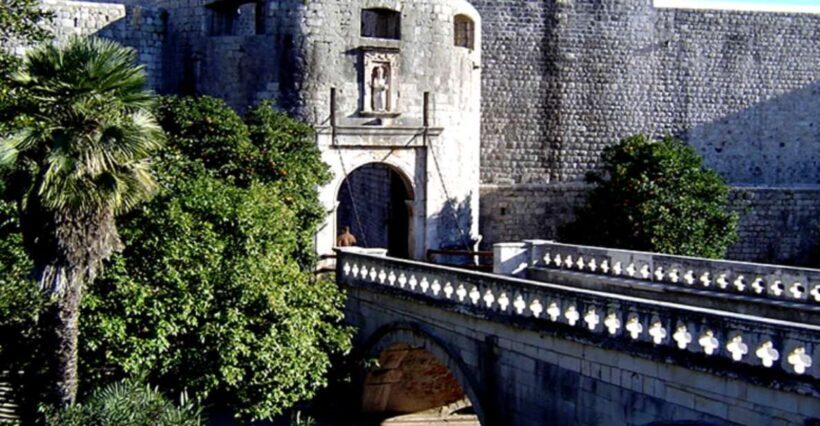 From Split/Trogir: Dubrovnik Guided Tour with a Stop in Ston - The Sum Up