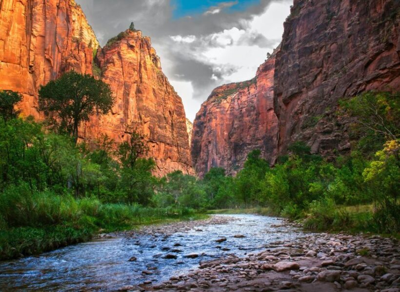 From Springdale: The Zion Narrows Hike with Lunch - Key Points