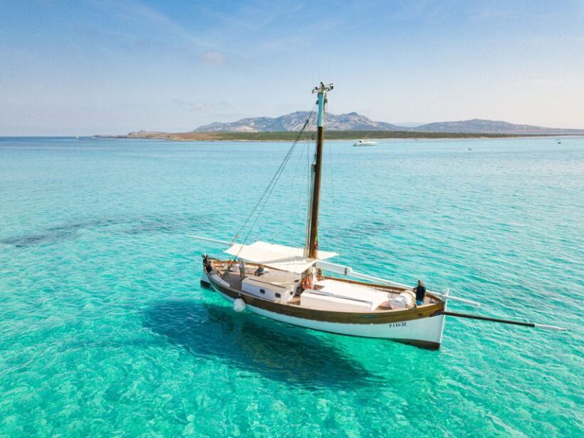From Stintino: Asinara Vintage Sailing Boat Tour with Lunch - Key Points