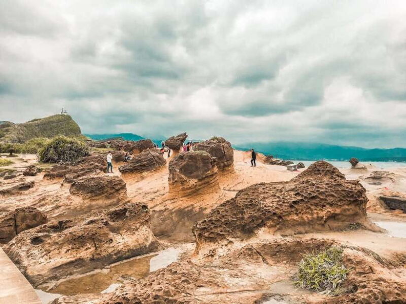 From Taipei: Private Scenic Tour to Jiufen, Yehliu & Pingxi - Transportation, Timing, and Comfort