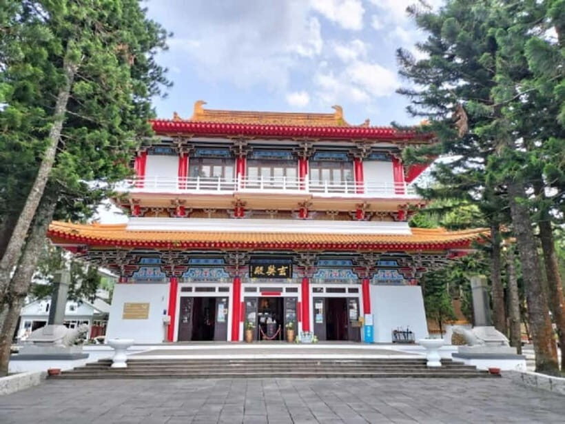 From Taipei: Sun Moon Lake, Temples and Tea Factory Day Trip - An In-Depth Look at the Tour