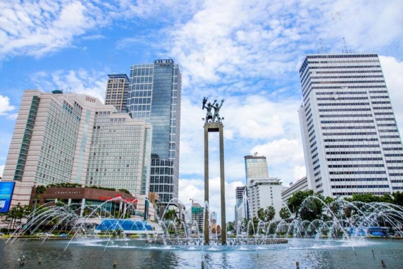 From the Airport: Welcome to the Highlights Tour of Jakarta - Spiritual and Cultural Diversity: Istiqlal Mosque and Cathedral Church