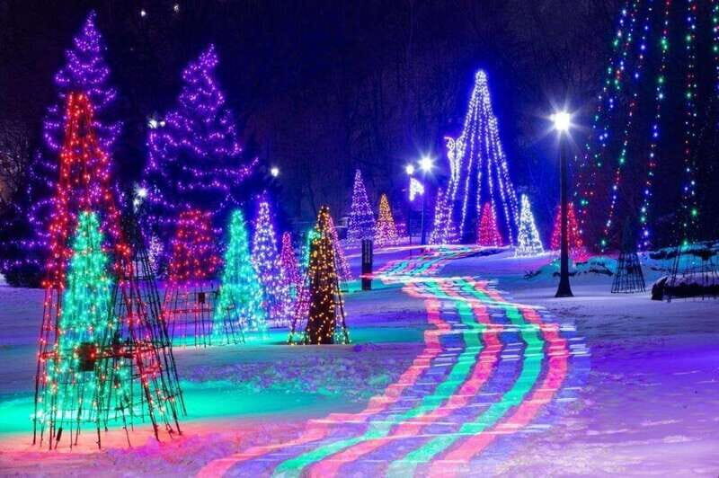 From Toronto: Winter Festival of Lights Niagara Falls Tour - Who Should Consider This Tour?