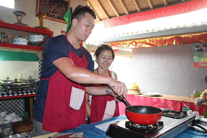 From Ubud : Ubud Balinese cooking class with Market tour - The Sum Up