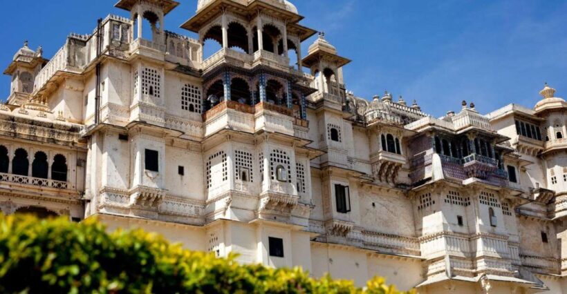 From Udaipur: Private Udaipur City of Lakes Sightseeing Tour - Exploring the Heart of Udaipur: A Deep Dive into the Tour