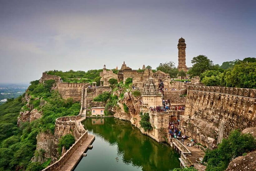 From Udaipur to Jaipur: Pushkar & Chittorgarh Day Tour - Who Should Consider This Tour?