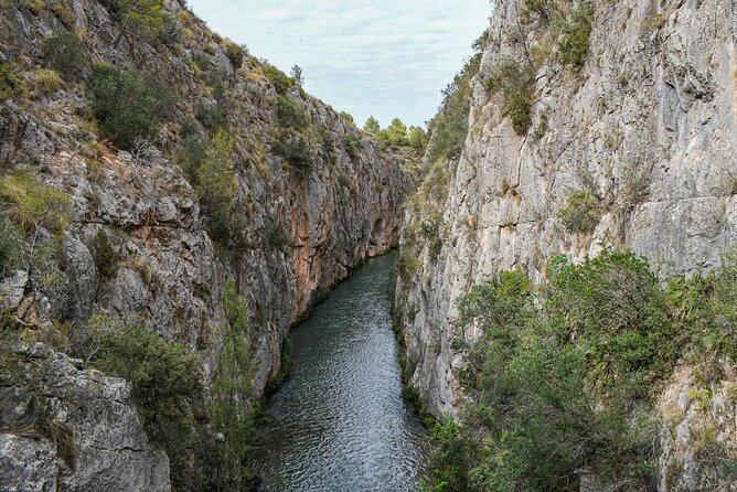 From Valencia: Chulilla, Turia River Canyon and the Suspension Bridges - Lunch Break in Chulilla