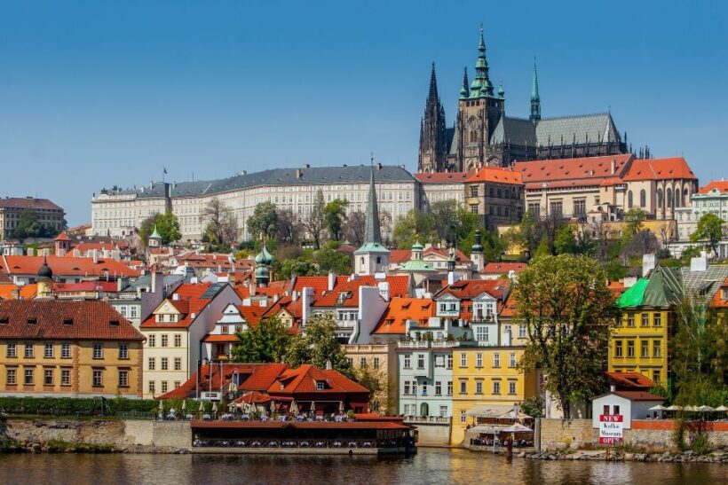 From Vienna: Full-Day Private Trip to Prague - Lunch: Taste of Czech Cuisine