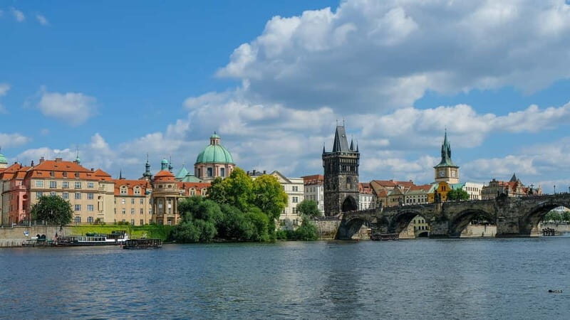 From Vienna: Full-Day Trip to Prague - Insights from Reviews
