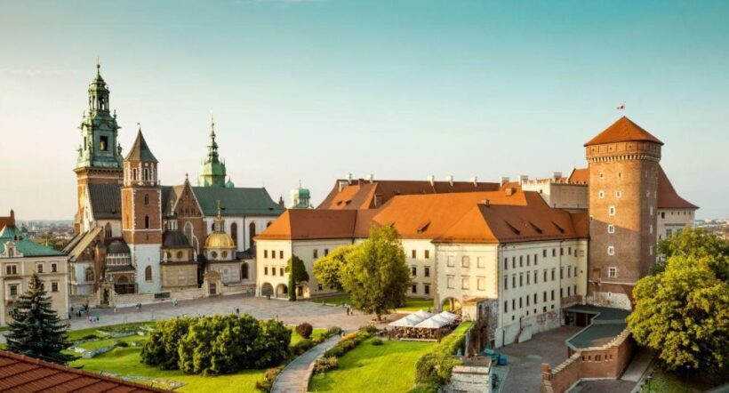 From Warsaw: Guided Tour to Wieliczka Salt Mine and Krakow - Key Points