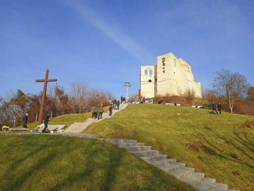 From Warsaw: Kazimierz Dolny Art Town Full-Day Private Tour - Jewish Heritage and the Synagogue