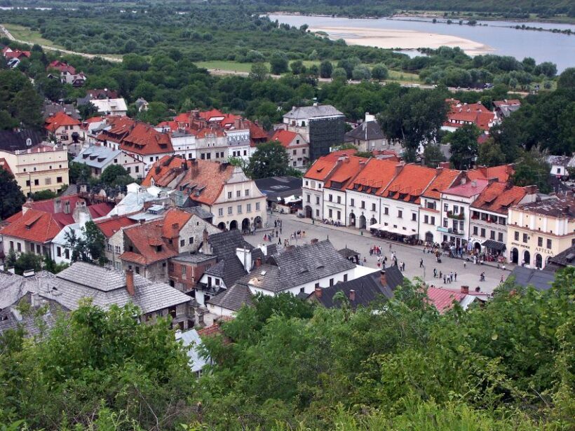From Warsaw: Kazimierz Dolny Art Town Full-Day Private Tour - Korzeniowy Do (Root Gorge): Nature’s Maze