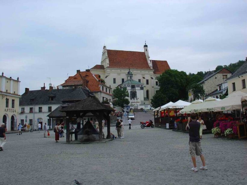 From Warsaw: Kazimierz Dolny Art Town Full-Day Private Tour - Tasting Kazimierz Dolny’s Famous Roosters