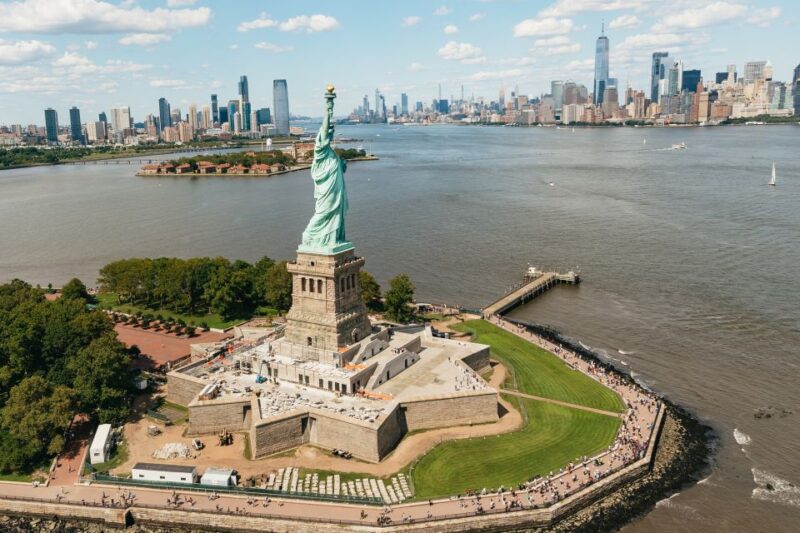 From Westchester: Private NYC Helicopter Tour for 2-6 People - How the Tour Is Structured