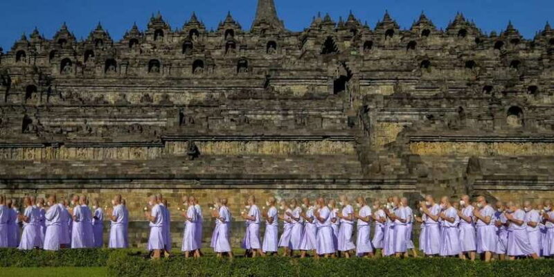 From Yogyakarta: 2-Day Temples, Volcano Sunrise, & Cave Tour - Key Points