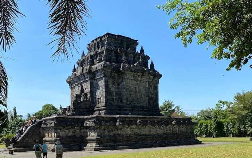 From Yogyakarta: Borobudur, Chicken Church & Mendut Temple - What Travelers Say