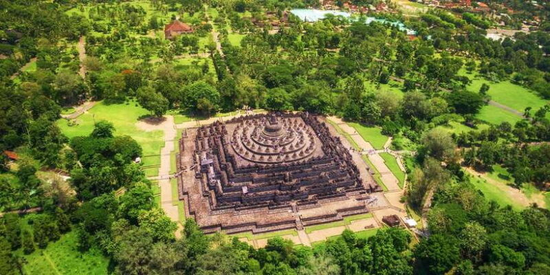 From Yogyakarta: Borobudur Sunrise Half Day Tour with Pickup - The Experience and Reviews