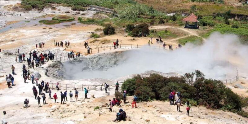 From Yogyakarta: Dieng Plateau Golden Sunrise Guided Trip - Key Points