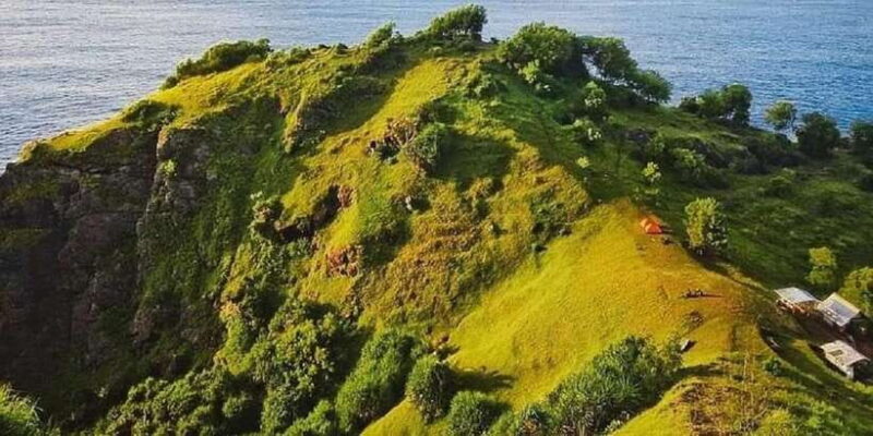 From Yogyakarta: Pengilon Hill and Hidden Beach - A Deep Dive into the Pengilon Hill and Hidden Beach Tour