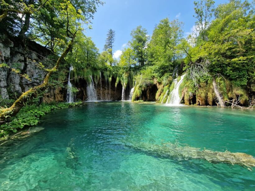 From Zadar: Plitvice Lakes Day Trip with Guide and Boat Tour - In Short