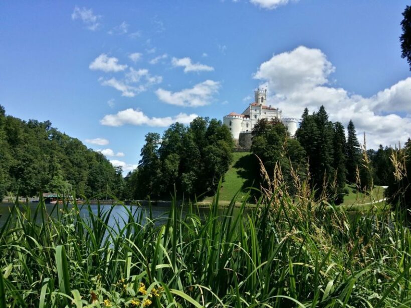 From Zagreb: Fairytale Castle & Wine Tasting & Lunch - Key Points