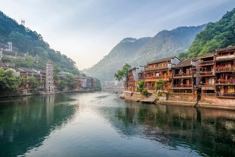 From Zhangjiajie: Fenghuang Ancient Town & Furong Town Tour - Exploring the Zhangjiajie: Fenghuang Ancient Town & Furong Town Tour