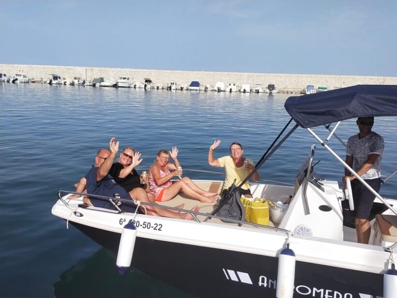 Fuengirola: 2 Hr Private trip with drinks and snacks - Why Choose This Private Boat Trip?