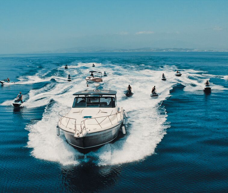 Fuengirola : Luxury cruise private yacht VIP sunset - Navigating the Itinerary: What to Expect