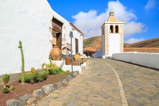 Fuerteventura Villages Caves and Farm Tour with Lunch from South - Key Points