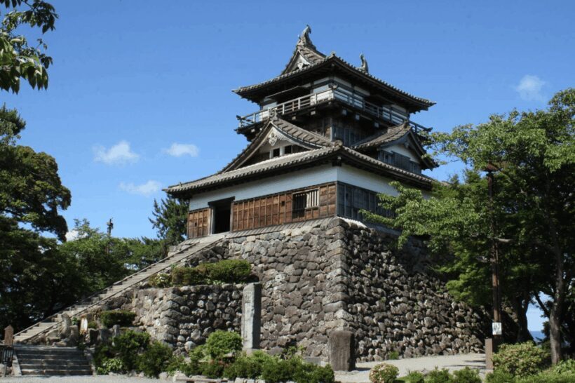 Fukui: Maruoka Castle Admission Ticket - Authenticity and Visitor Feedback
