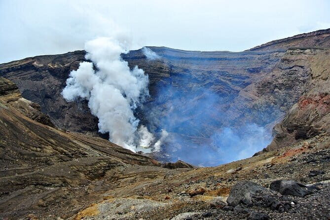 Fukuoka: Mount Aso Volcano, Kumamoto Castle, Grasslands Day Tour - Key Points