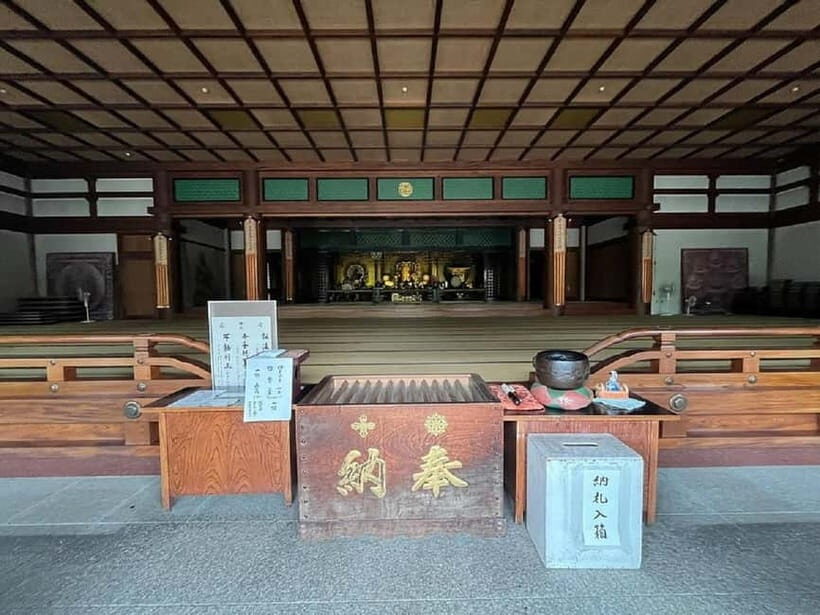 Fukuoka: Ohori Park and Tochoji Temple Walking Tour - Key Points