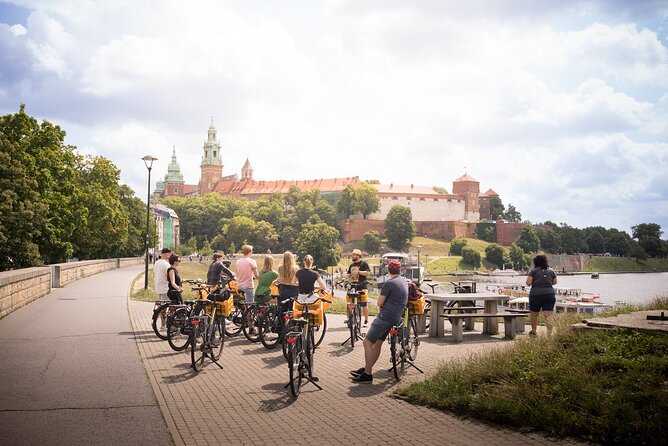 Full Bike Tour - the Old Town, Jewish Qtr & the Ghetto NEW BIKES - Who This Tour Is Best For