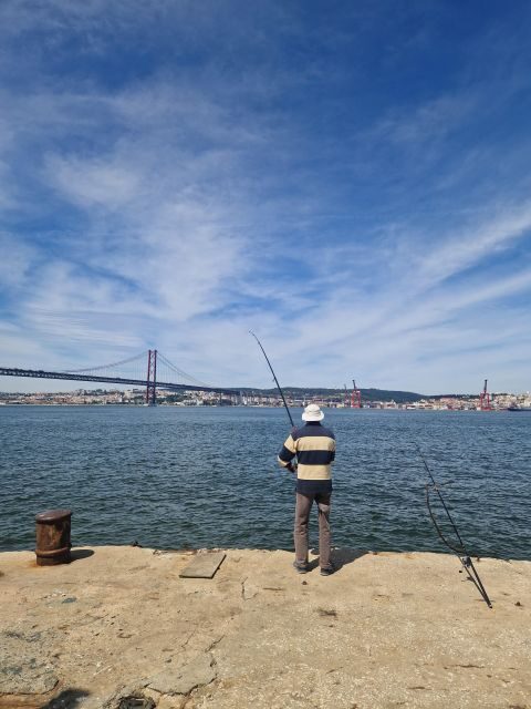 Full city of Lisbon on board of a private car - Key Points