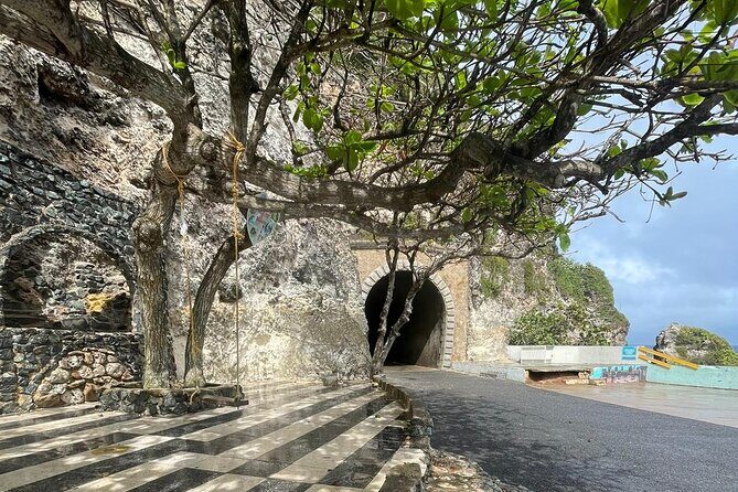 Full-day at the West Side with the best Sunset! - Key Points