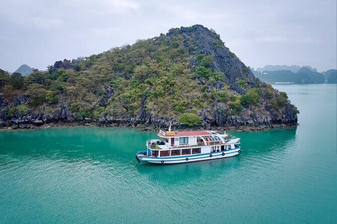 Full day Boat Tour Lan Ha Bay - Ha Long Bay: Kayak, Beach Hopping - The Food and Beverage Experience