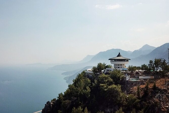 Full Day City Tour/2 Waterfalls, Boat Trip, Old Town - The Sum Up