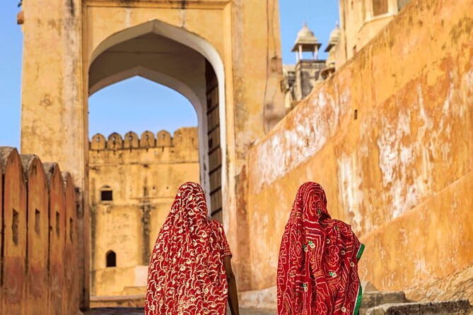 Full-Day City Tour of Jaipur with Guide - Starting the Day with Amber Fort and Scenic Views