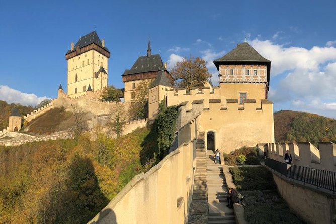Full-Day Countryside Bike Tour to Karlstejn Castle (Small Group) - Dining and Refreshment