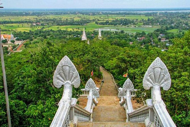 Full-Day Discover Oudong Mountain-Former Capital City & Phnom Penh City Tours - Lunch Break with a View: Experience Authentic Khmer Cuisine