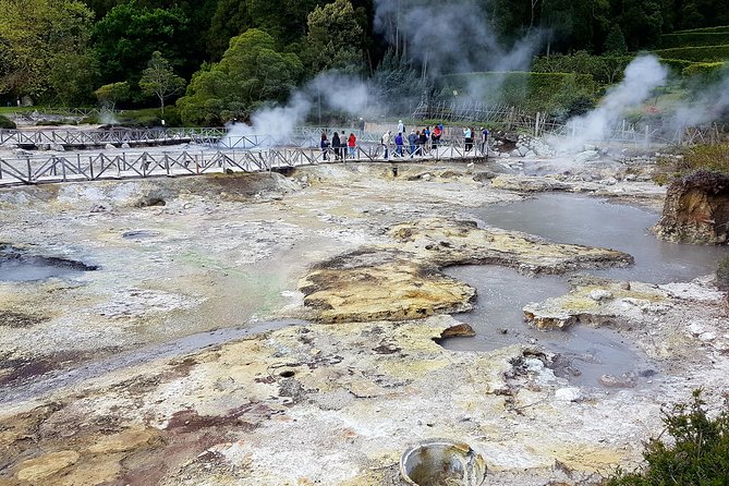 Full-Day Furnas Adventure: Lake, Fumaroles and Thermal Pools - Key Attractions in Furnas