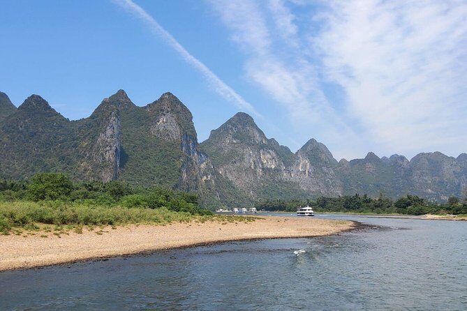 Full-Day Guilin Li-River Cruise with 4 star boat and Four Lake Night Cruise Tour - The Sun and Moon Pagodas & Riyue Shuangta Cultural Park