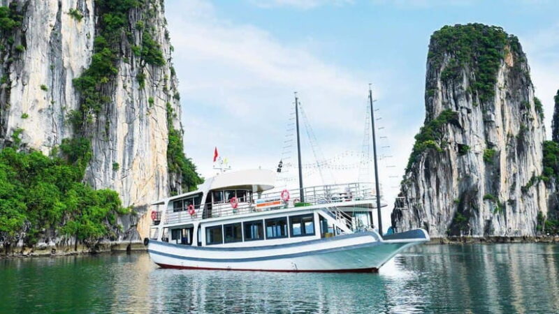 Full Day Ha Long Bay Deluxe Cruise/Bus/Lunch/Kayak - Cruising Ha Long Bay: The Heart of the Experience