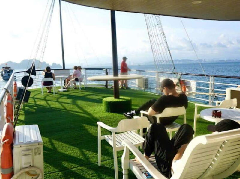 Full Day Ha Long Bay Deluxe Cruise/Bus/Lunch/Kayak - What Could Be Better?