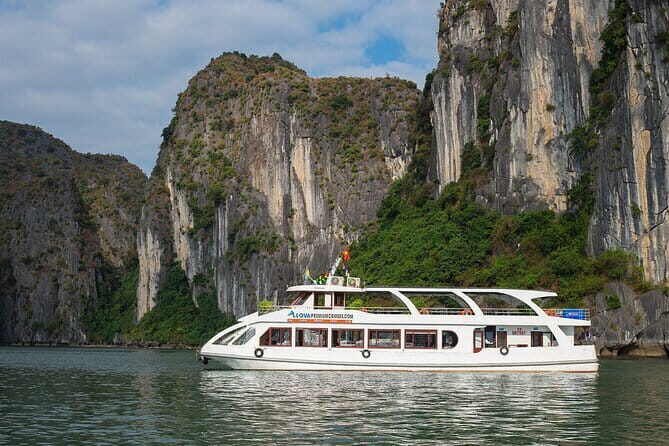 Full-Day Halong Bay 5 Stars Luxury Cruise Tour with Buffet Lunch - Discovering the Beauty of Halong Bay on a Luxury Cruise